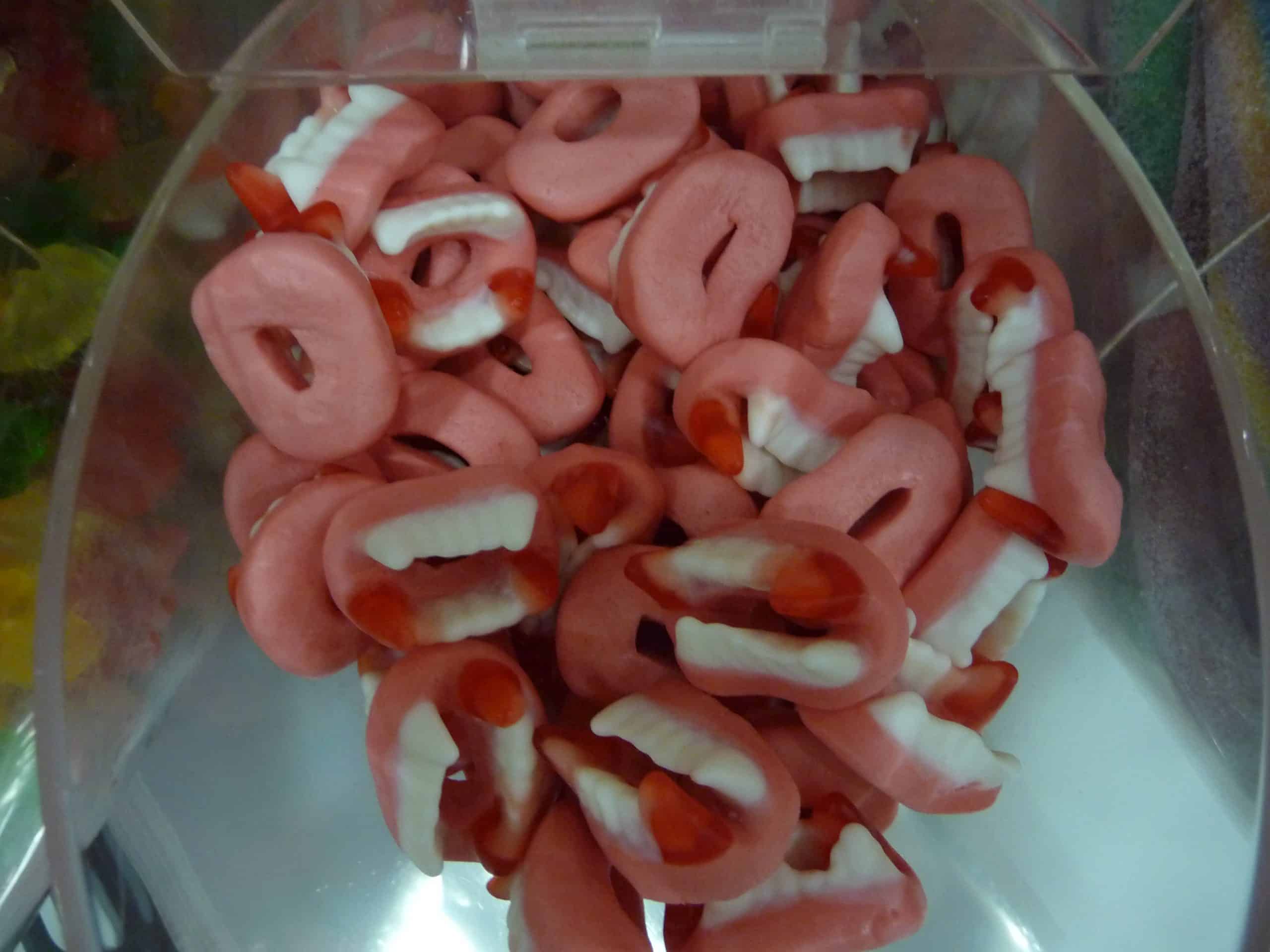 Bonbons vrac dentier Dracula Trolli Allemagne - Boule de gomme